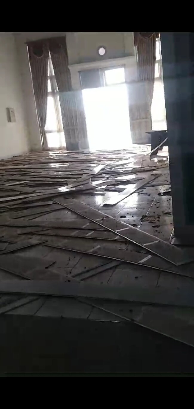 Dampak Gempa Bumi Magnitudo 6,6 Guncang Kupang, Plafon Kantor Bupati Roboh - AtlasNews.ID